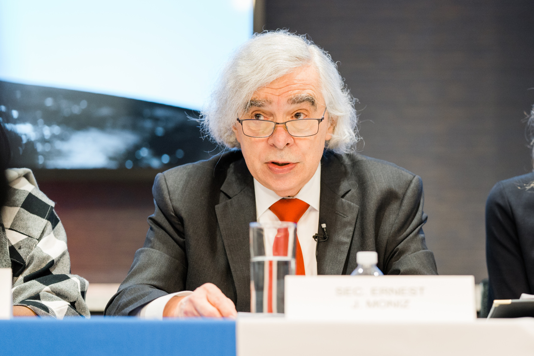 Ernest Moniz Biografia